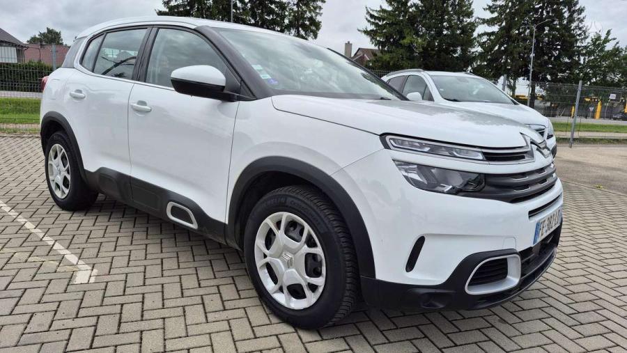 White Citroen C5 Aircross 2019 in Taurage, with an engine capacity of 1.20 L and mileage of 138 thousand km for 9200 €, photo 7 on AUTOMOTO.COM.LV