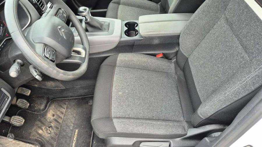 White Citroen C5 Aircross 2019 in Taurage, with an engine capacity of 1.20 L and mileage of 138 thousand km for 9200 €, photo 12 on AUTOMOTO.COM.LV