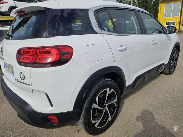 Белый Ситроен C5 Aircross 2019 в Таураге, объемом двигателя 1.50 л и пробегом 197 тыс. км за 9600 €, фото 4 на AUTOMOTO.COM.LV