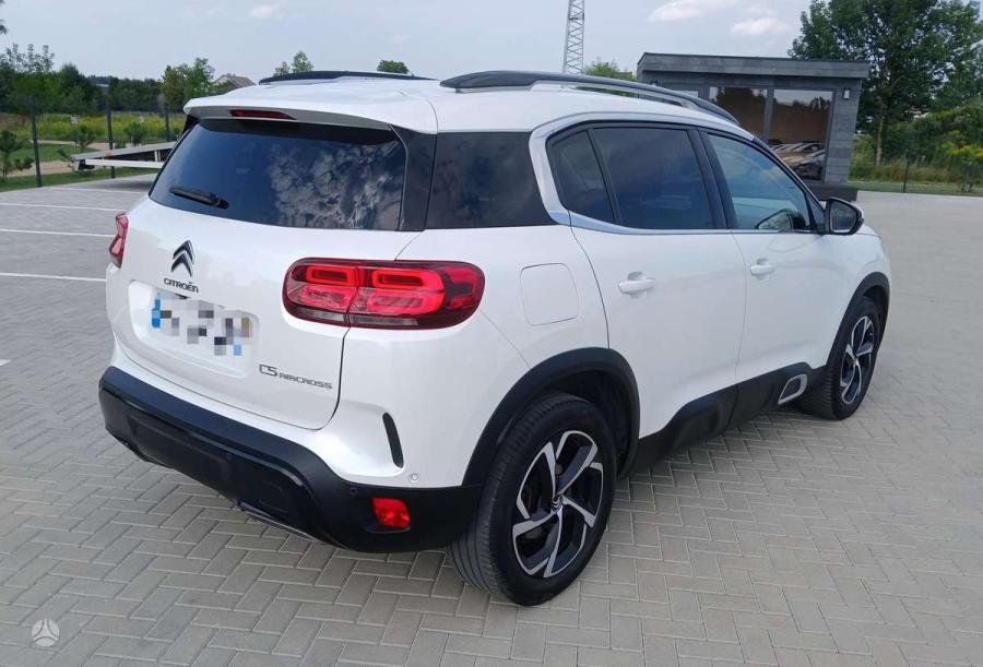 White Citroen C5 Aircross 2019 in Taurage, with an engine capacity of 2.00 L and mileage of 297 thousand km for 10400 €, photo 5 on AUTOMOTO.COM.LV