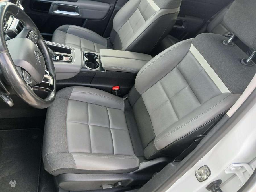 White Citroen C5 Aircross 2019 in Taurage, with an engine capacity of 2.00 L and mileage of 297 thousand km for 10400 €, photo 7 on AUTOMOTO.COM.LV