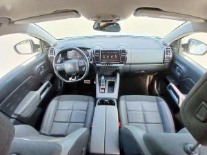 White Citroen C5 Aircross 2019 in Taurage, with an engine capacity of 2.00 L and mileage of 297 thousand km for 10400 €, photo 8 on AUTOMOTO.COM.LV