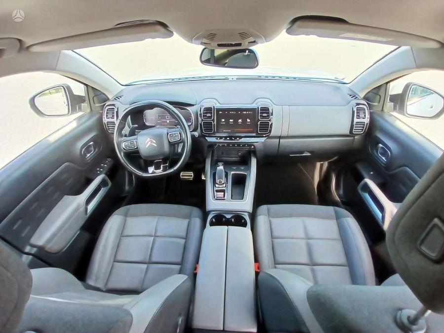 White Citroen C5 Aircross 2019 in Taurage, with an engine capacity of 2.00 L and mileage of 297 thousand km for 10400 €, photo 8 on AUTOMOTO.COM.LV