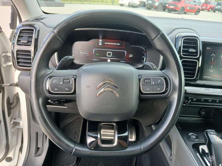 White Citroen C5 Aircross 2019 in Taurage, with an engine capacity of 2.00 L and mileage of 297 thousand km for 10400 €, photo 12 on AUTOMOTO.COM.LV