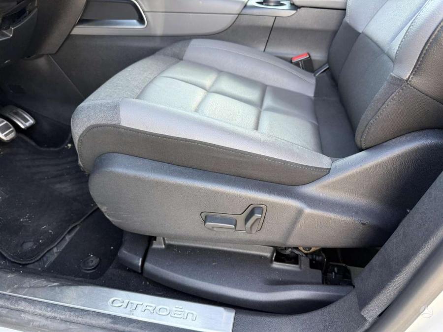 Balts Citroen C5 Aircross 2019 Kauņa, ar dzinēja tilpumu 1.20 L un nobraukumu 137 tūkst. km par 9900 €, foto 8 vietnē AUTOMOTO.COM.LV