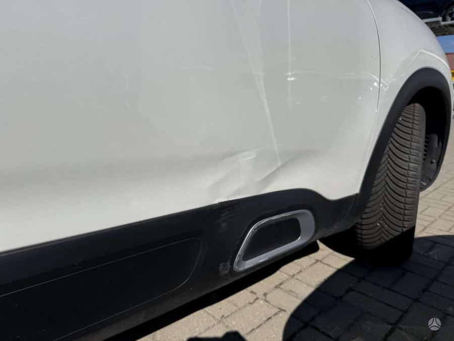 Balts Citroen C5 Aircross 2019 Kauņa, ar dzinēja tilpumu 1.20 L un nobraukumu 137 tūkst. km par 9900 €, foto 10 vietnē AUTOMOTO.COM.LV