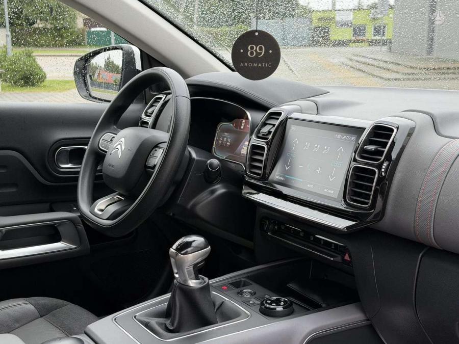 Белый Ситроен C5 Aircross 2019 в Таураге, объемом двигателя 1.20 л и пробегом 149 тыс. км за 9400 €, фото 44 на AUTOMOTO.COM.LV