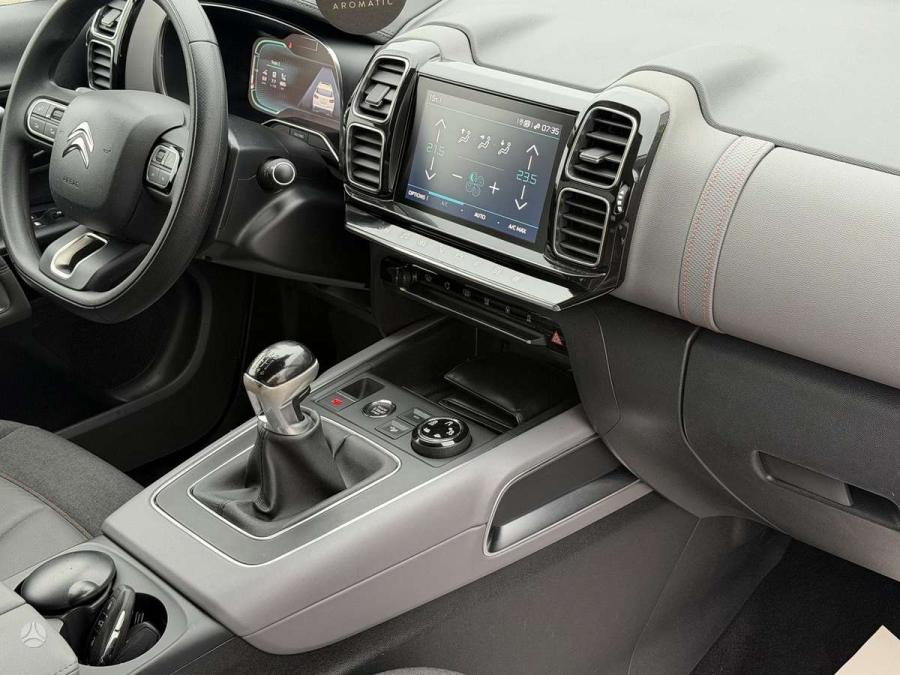 Белый Ситроен C5 Aircross 2019 в Таураге, объемом двигателя 1.20 л и пробегом 149 тыс. км за 9400 €, фото 45 на AUTOMOTO.COM.LV