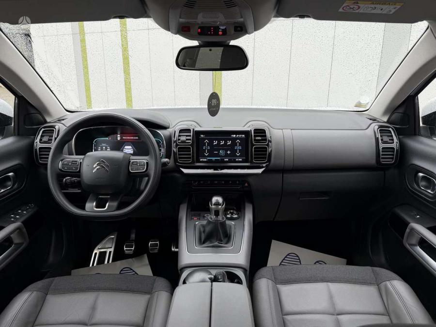 Белый Ситроен C5 Aircross 2019 в Таураге, объемом двигателя 1.20 л и пробегом 149 тыс. км за 9400 €, фото 46 на AUTOMOTO.COM.LV