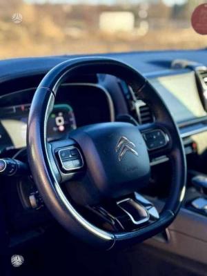 Balts Citroen C5 Aircross 2019 Šauļi, ar dzinēja tilpumu 1.50 L un nobraukumu 222 tūkst. km par 13750 €, foto 19 vietnē AUTOMOTO.COM.LV