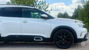 Белый Ситроен C5 Aircross 2019 в Шяуляй, объемом двигателя 1.50 л и пробегом 222 тыс. км за 13750 €, фото 11 на AUTOMOTO.COM.LV