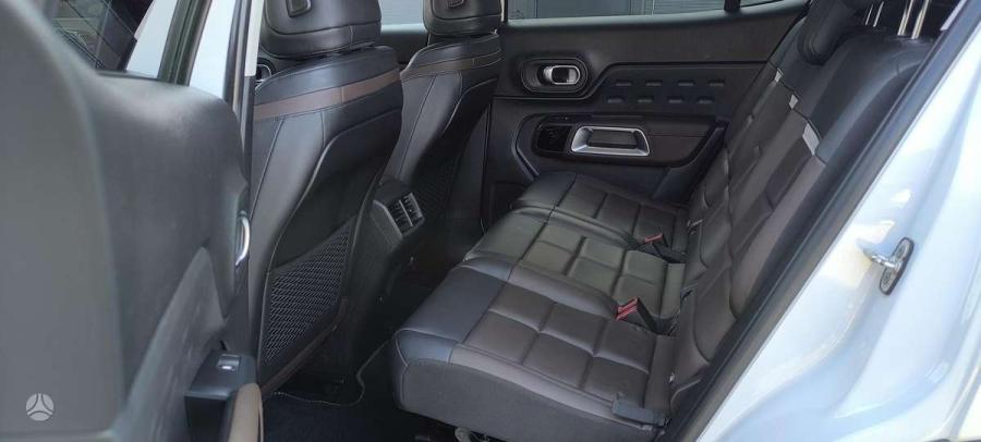 White Citroen C5 Aircross 2019 in Siauliai, with an engine capacity of 1.50 L and mileage of 284 thousand km for 13950 €, photo 15 on AUTOMOTO.COM.LV