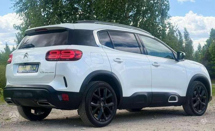 White Citroen C5 Aircross 2019 in Siauliai, with an engine capacity of 1.50 L and mileage of 222 thousand km for 13750 €, photo 3 on AUTOMOTO.COM.LV