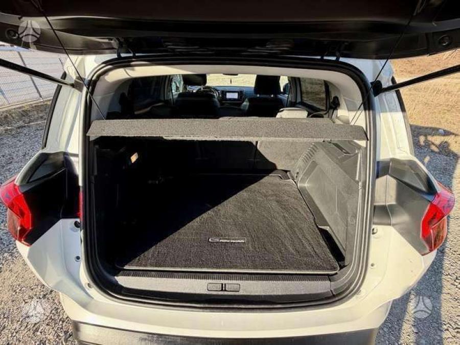 White Citroen C5 Aircross 2019 in Siauliai, with an engine capacity of 1.50 L and mileage of 222 thousand km for 13750 €, photo 35 on AUTOMOTO.COM.LV