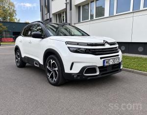 Белый Ситроен C5 Aircross 2019 в Рига, объемом двигателя 1.60 л и пробегом 175 тыс. км за 12390 €, фото  на AUTOMOTO.COM.LV
