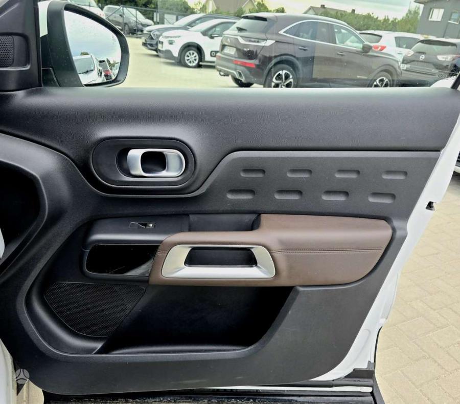 Balts Citroen C5 Aircross 2019 Tauragė, ar dzinēja tilpumu 1.20 L un nobraukumu 190 tūkst. km par 8800 €, foto 37 vietnē AUTOMOTO.COM.LV