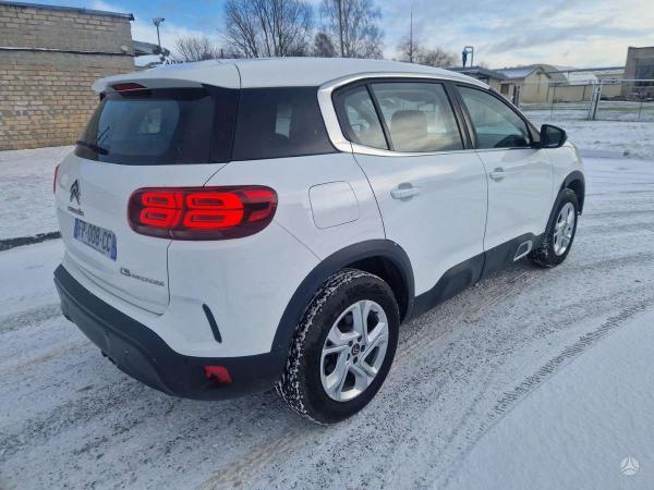 White Citroen C5 Aircross 2020 in Taurage, with an engine capacity of 1.20 L and mileage of 33 thousand km for 9300 €, photo 6 on AUTOMOTO.COM.LV