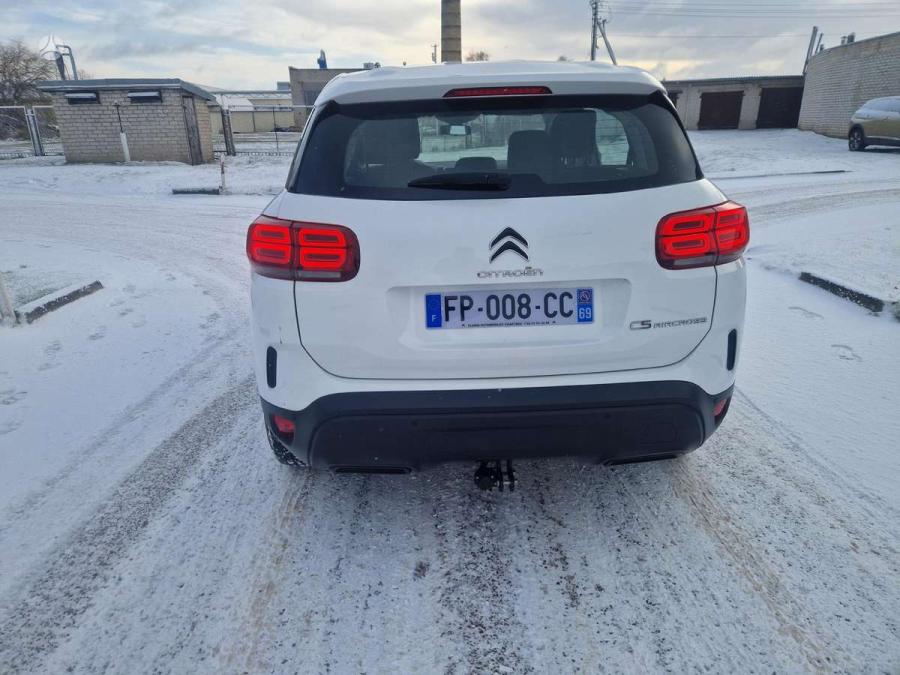 White Citroen C5 Aircross 2020 in Taurage, with an engine capacity of 1.20 L and mileage of 33 thousand km for 9300 €, photo 8 on AUTOMOTO.COM.LV