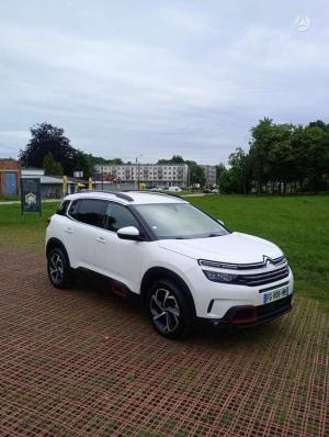 Белый Ситроен C5 Aircross 2020 в Каунас, объемом двигателя 1.50 л и пробегом 250 тыс. км за 11650 €, фото  на AUTOMOTO.COM.LV