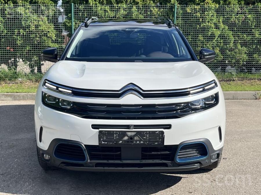 White Citroen C5 Aircross 2020 in Jelgava, with an engine capacity of 1.60 L and mileage of 190 thousand km for 13990 €, photo 3 on AUTOMOTO.COM.LV