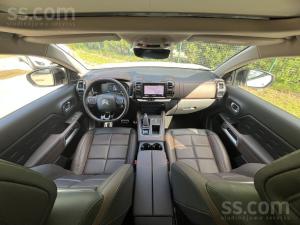 White Citroen C5 Aircross 2020 in Jelgava, with an engine capacity of 1.60 L and mileage of 190 thousand km for 13990 €, photo 13 on AUTOMOTO.COM.LV