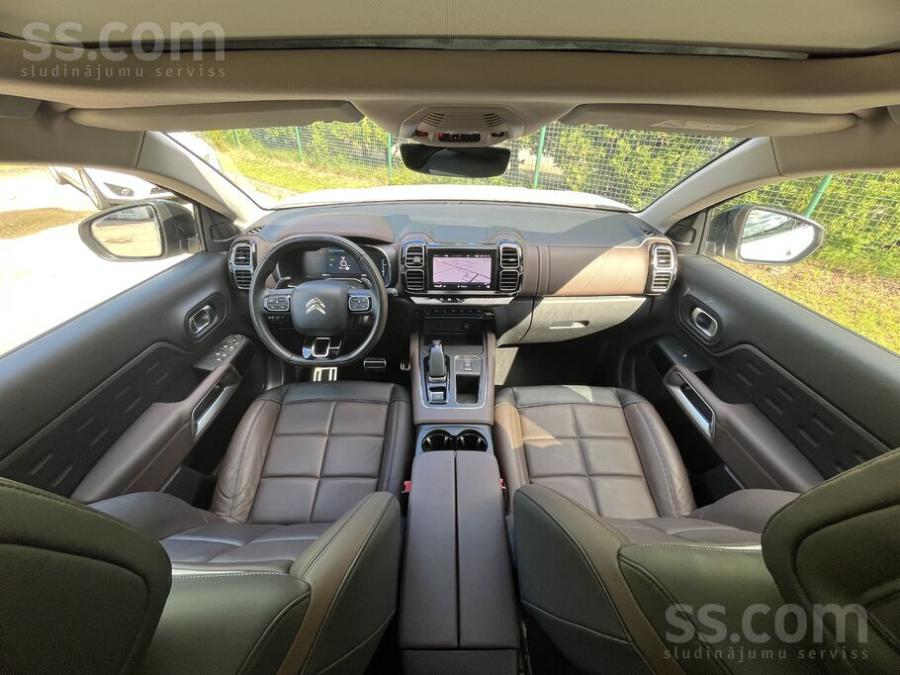 White Citroen C5 Aircross 2020 in Jelgava, with an engine capacity of 1.60 L and mileage of 190 thousand km for 13990 €, photo 13 on AUTOMOTO.COM.LV
