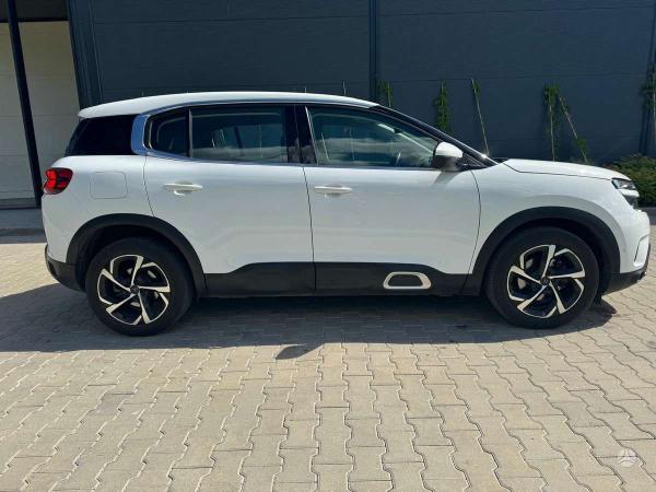 Balts Citroen C5 Aircross 2020 Viļņa, ar dzinēja tilpumu 1.50 L un nobraukumu 161 tūkst. km par 11979 €, foto 5 vietnē AUTOMOTO.COM.LV