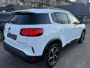White Citroen C5 Aircross 2021 in Vilnius, with an engine capacity of 1.60 L and mileage of 87 thousand km for 15850 €, photo 3 on AUTOMOTO.COM.LV
