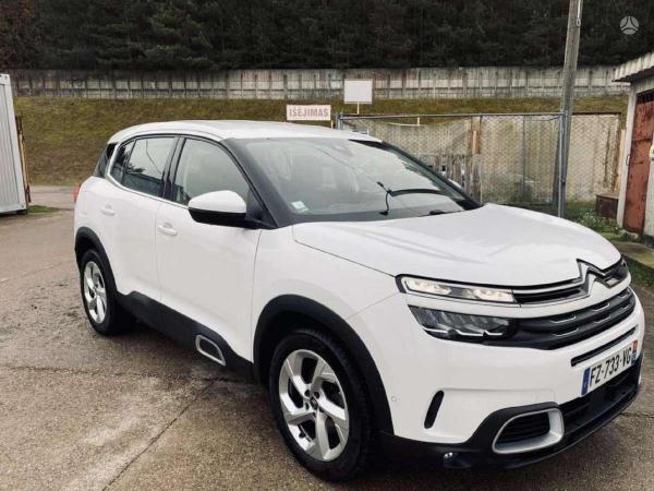White Citroen C5 Aircross 2021 in Vilnius, with an engine capacity of 1.50 L and mileage of 156 thousand km for 11500 €, photo 2 on AUTOMOTO.COM.LV