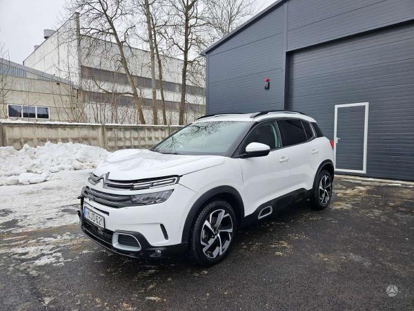 Balts Citroen C5 Aircross 2021 Kauņa, ar dzinēja tilpumu 1.50 L un nobraukumu 32 tūkst. km par 6600 €, foto 1 vietnē AUTOMOTO.COM.LV