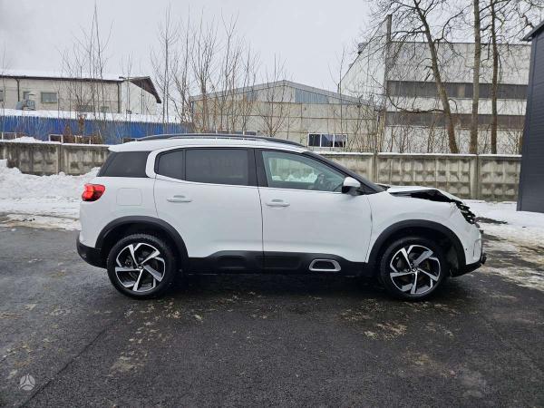 Balts Citroen C5 Aircross 2021 Kauņa, ar dzinēja tilpumu 1.50 L un nobraukumu 32 tūkst. km par 6600 €, foto 5 vietnē AUTOMOTO.COM.LV