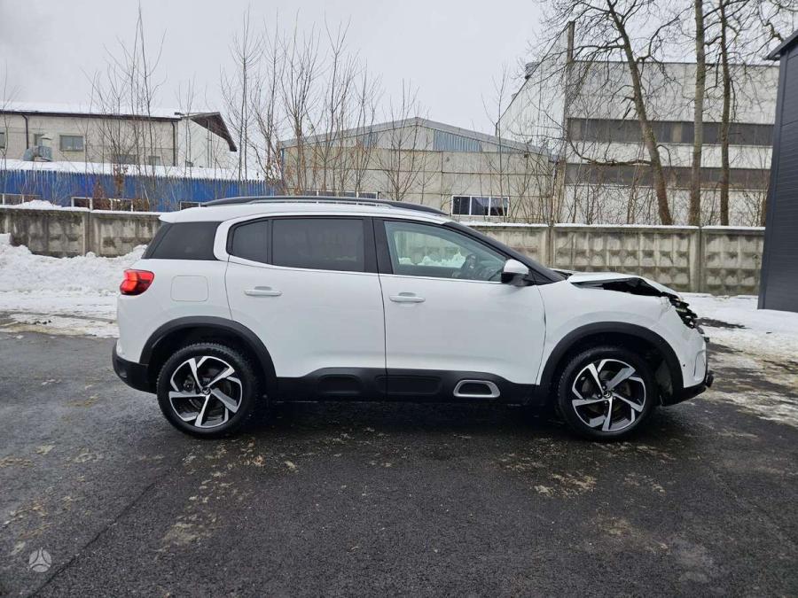 Balts Citroen C5 Aircross 2021 Kauņa, ar dzinēja tilpumu 1.50 L un nobraukumu 32 tūkst. km par 6600 €, foto 5 vietnē AUTOMOTO.COM.LV