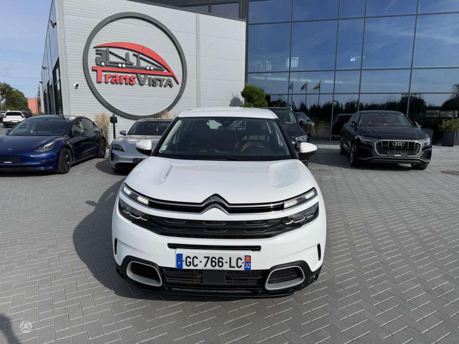 White Citroen C5 Aircross 2021 in Telschi, with an engine capacity of 1.50 L and mileage of 253 thousand km for 10999 €, photo 1 on AUTOMOTO.COM.LV