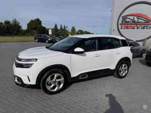White Citroen C5 Aircross 2021 in Telschi, with an engine capacity of 1.50 L and mileage of 253 thousand km for 10999 €, photo 4 on AUTOMOTO.COM.LV