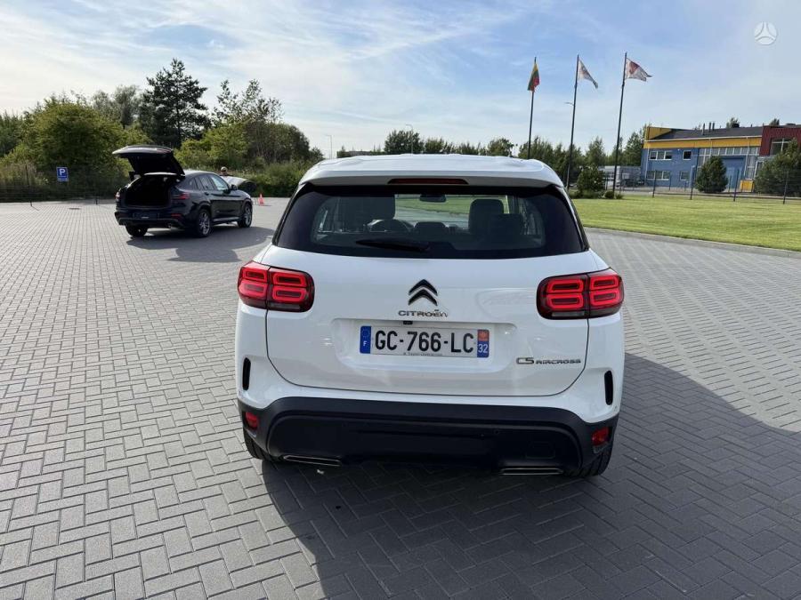 White Citroen C5 Aircross 2021 in Telschi, with an engine capacity of 1.50 L and mileage of 253 thousand km for 10999 €, photo 7 on AUTOMOTO.COM.LV