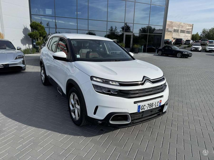 White Citroen C5 Aircross 2021 in Telschi, with an engine capacity of 1.50 L and mileage of 253 thousand km for 10999 €, photo 11 on AUTOMOTO.COM.LV