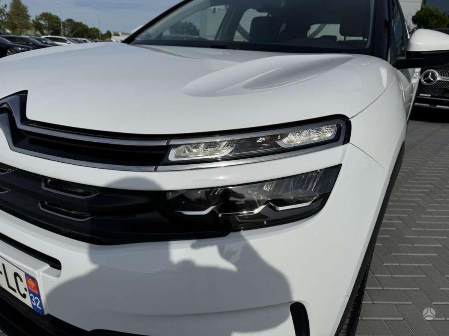 White Citroen C5 Aircross 2021 in Telschi, with an engine capacity of 1.50 L and mileage of 253 thousand km for 10999 €, photo 12 on AUTOMOTO.COM.LV