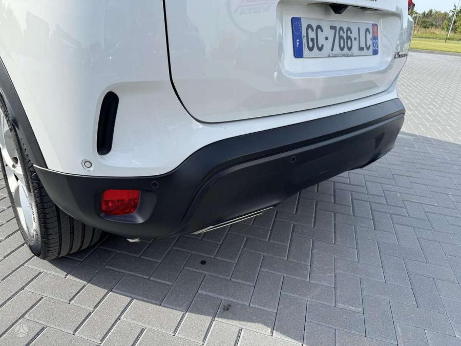 White Citroen C5 Aircross 2021 in Telschi, with an engine capacity of 1.50 L and mileage of 253 thousand km for 10999 €, photo 16 on AUTOMOTO.COM.LV