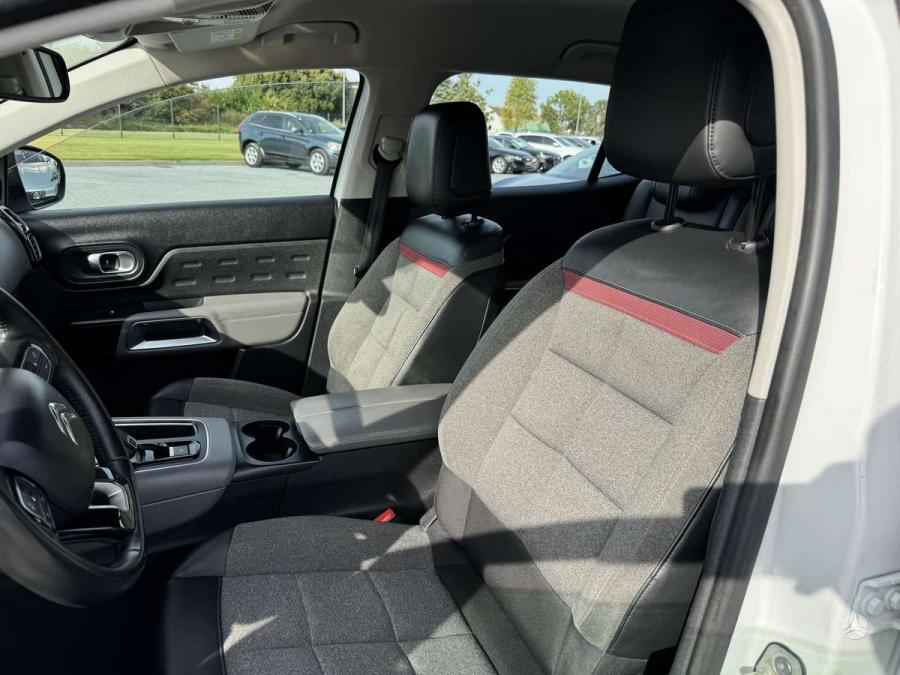 White Citroen C5 Aircross 2021 in Telschi, with an engine capacity of 1.50 L and mileage of 253 thousand km for 10999 €, photo 24 on AUTOMOTO.COM.LV