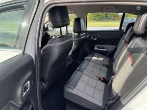 White Citroen C5 Aircross 2021 in Telschi, with an engine capacity of 1.50 L and mileage of 253 thousand km for 10999 €, photo 25 on AUTOMOTO.COM.LV