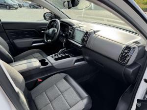 White Citroen C5 Aircross 2021 in Telschi, with an engine capacity of 1.50 L and mileage of 253 thousand km for 10999 €, photo 29 on AUTOMOTO.COM.LV