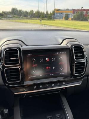 White Citroen C5 Aircross 2021 in Telschi, with an engine capacity of 1.50 L and mileage of 253 thousand km for 10999 €, photo 34 on AUTOMOTO.COM.LV
