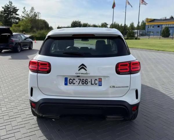 White Citroen C5 Aircross 2021 in Telschi, with an engine capacity of 1.50 L and mileage of 253 thousand km for 10990 €, photo 8 on AUTOMOTO.COM.LV