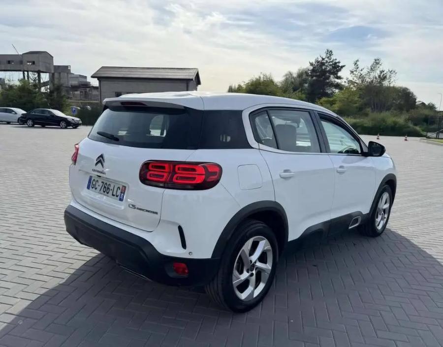 Balts Citroen C5 Aircross 2021 Telšiai, ar dzinēja tilpumu 1.50 L un nobraukumu 253 tūkst. km par 10990 €, foto 10 vietnē AUTOMOTO.COM.LV