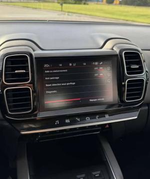 Balts Citroen C5 Aircross 2021 Telšiai, ar dzinēja tilpumu 1.50 L un nobraukumu 253 tūkst. km par 10990 €, foto 18 vietnē AUTOMOTO.COM.LV
