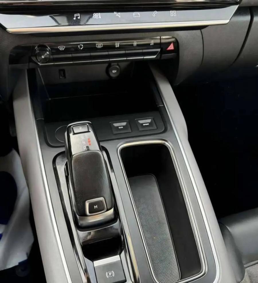 Balts Citroen C5 Aircross 2021 Telšiai, ar dzinēja tilpumu 1.50 L un nobraukumu 253 tūkst. km par 10990 €, foto 19 vietnē AUTOMOTO.COM.LV