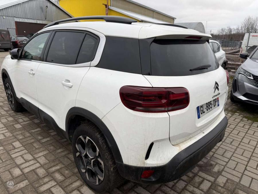White Citroen C5 Aircross 2022 in Kaunas, with an engine capacity of 1.50 L and mileage of 246 thousand km for 13200 €, photo 3 on AUTOMOTO.COM.LV