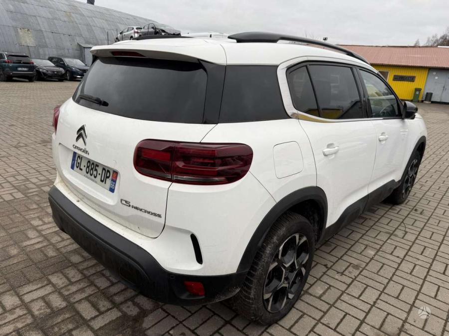 White Citroen C5 Aircross 2022 in Kaunas, with an engine capacity of 1.50 L and mileage of 246 thousand km for 13200 €, photo 4 on AUTOMOTO.COM.LV