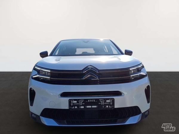 White Citroen C5 Aircross 2022 in Kaunas, with an engine capacity of 1.20 L and mileage of 22 thousand km for 21658 €, photo 4 on AUTOMOTO.COM.LV
