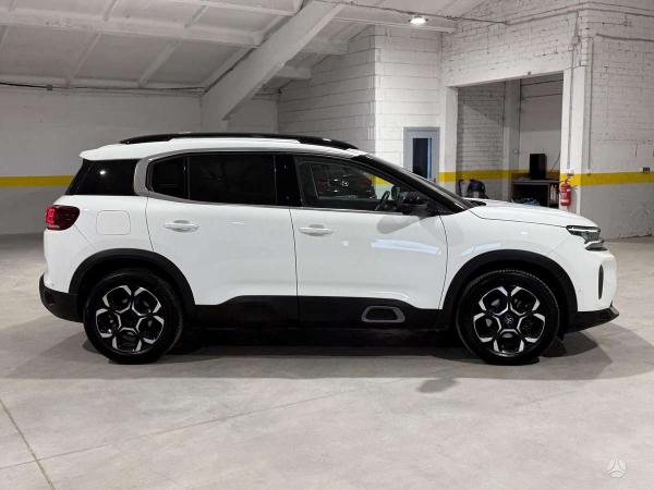 White Citroen C5 Aircross 2022 in Kaunas, with an engine capacity of 1.50 L and mileage of 181 thousand km for 13700 €, photo 5 on AUTOMOTO.COM.LV